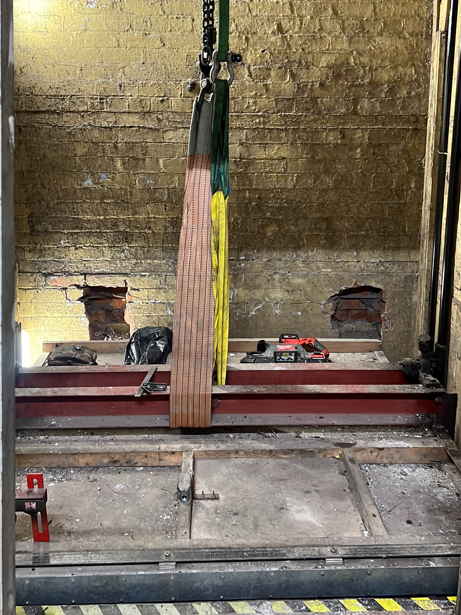 Goods Lift Refurbishment – PROTECLIFTS